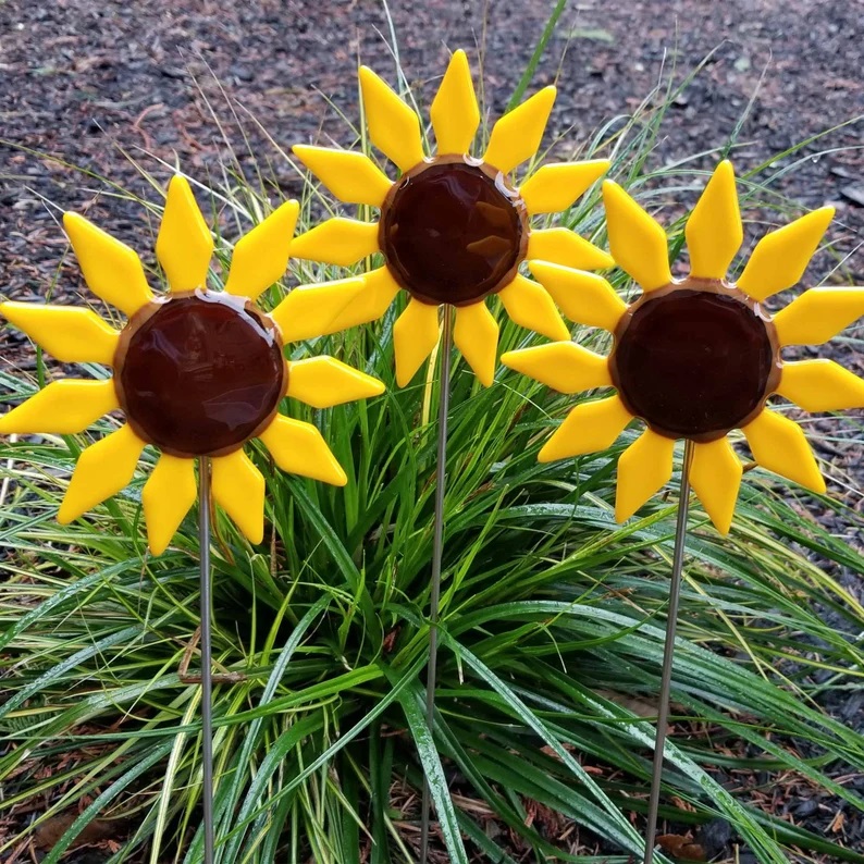 Glass Sunflower Stake - The Terry Janis Collection