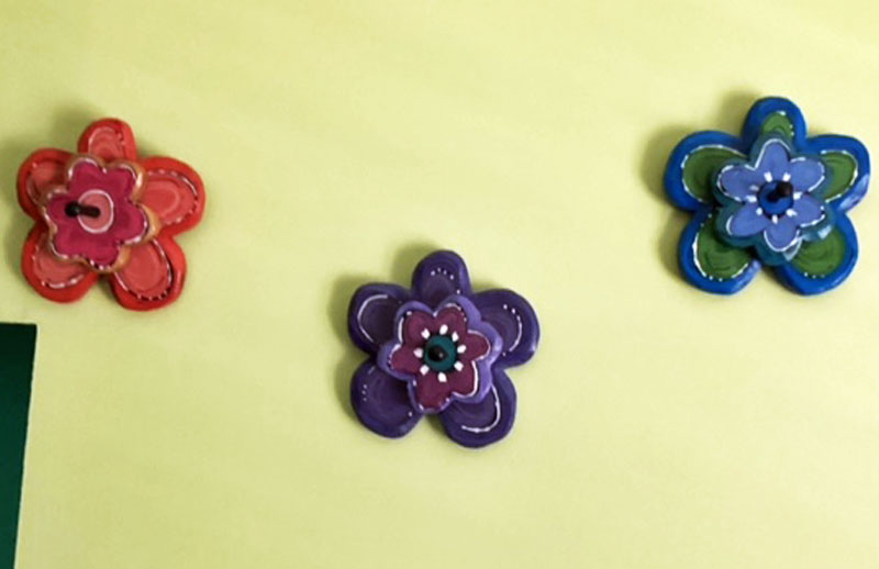 Daisy Pegs - Assorted Colors - The Terry Janis Collection